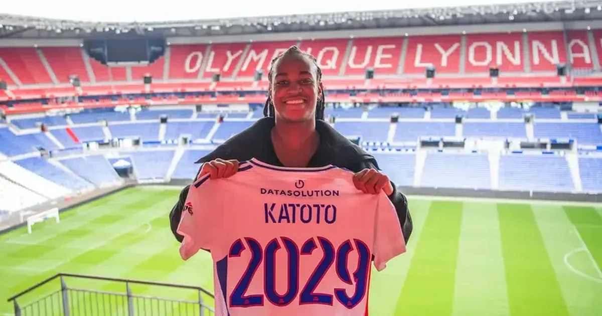 Marie-Antoinette Katoto is leaving PSG after 10 years for the main ...